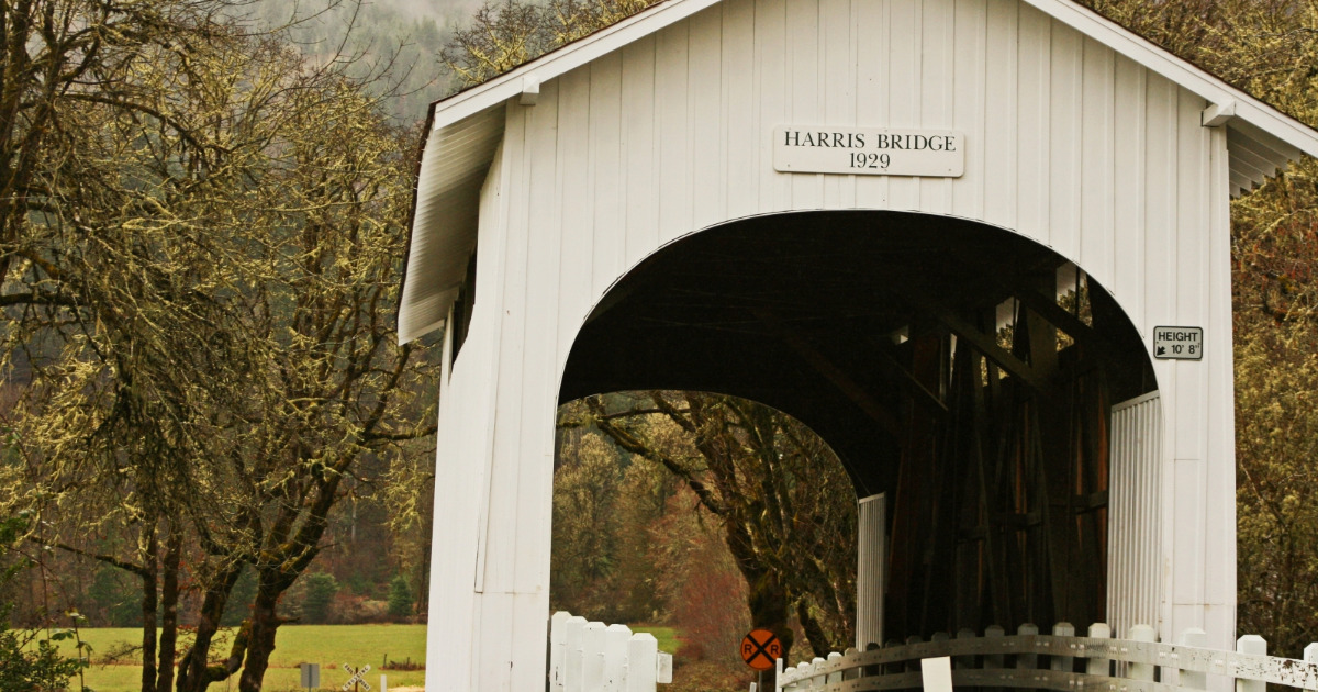 Tour Covered Bridges in Benton County